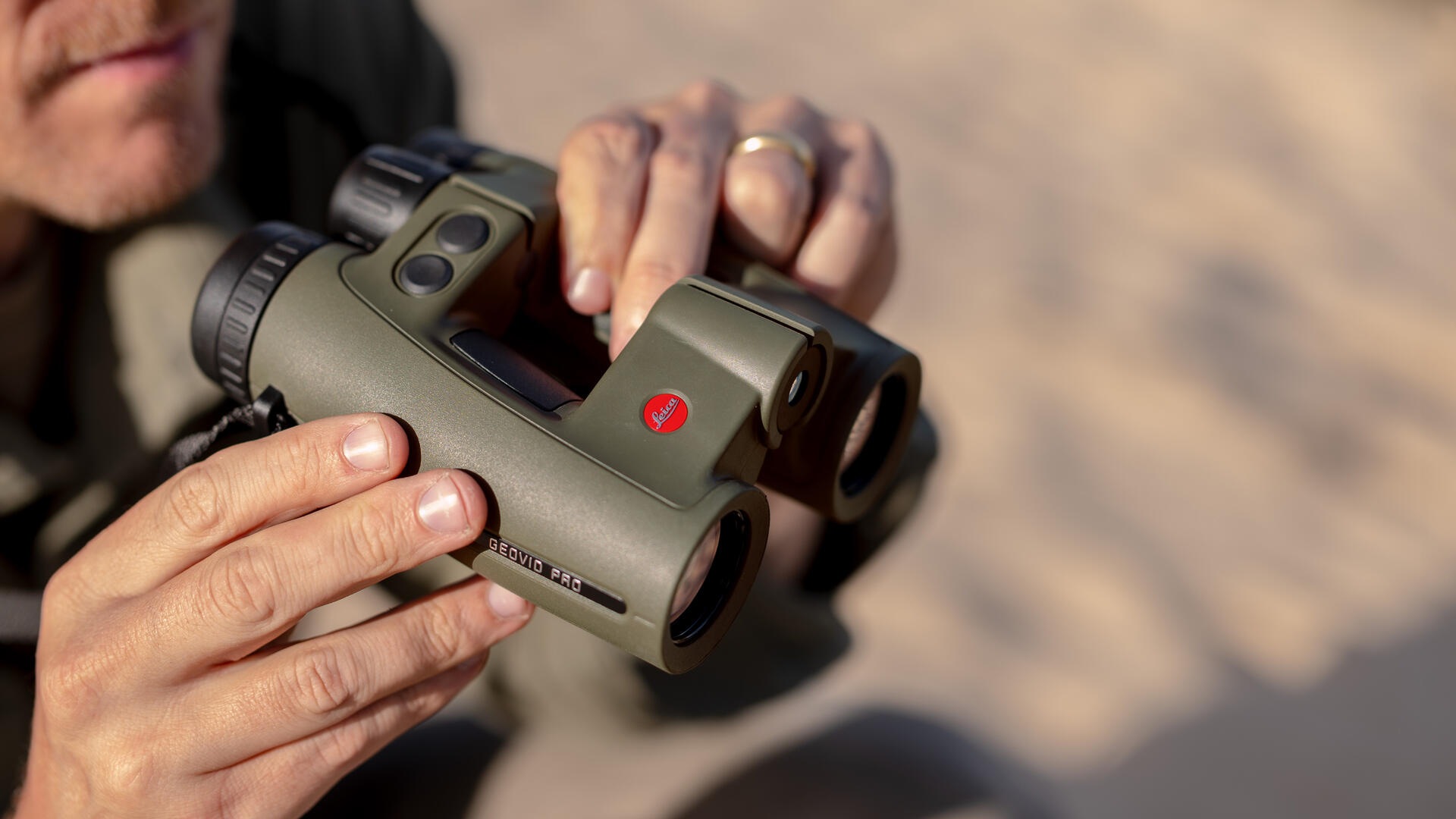 Leica Geovid Pro 8x32 Edition olive green | Leica Camera AG